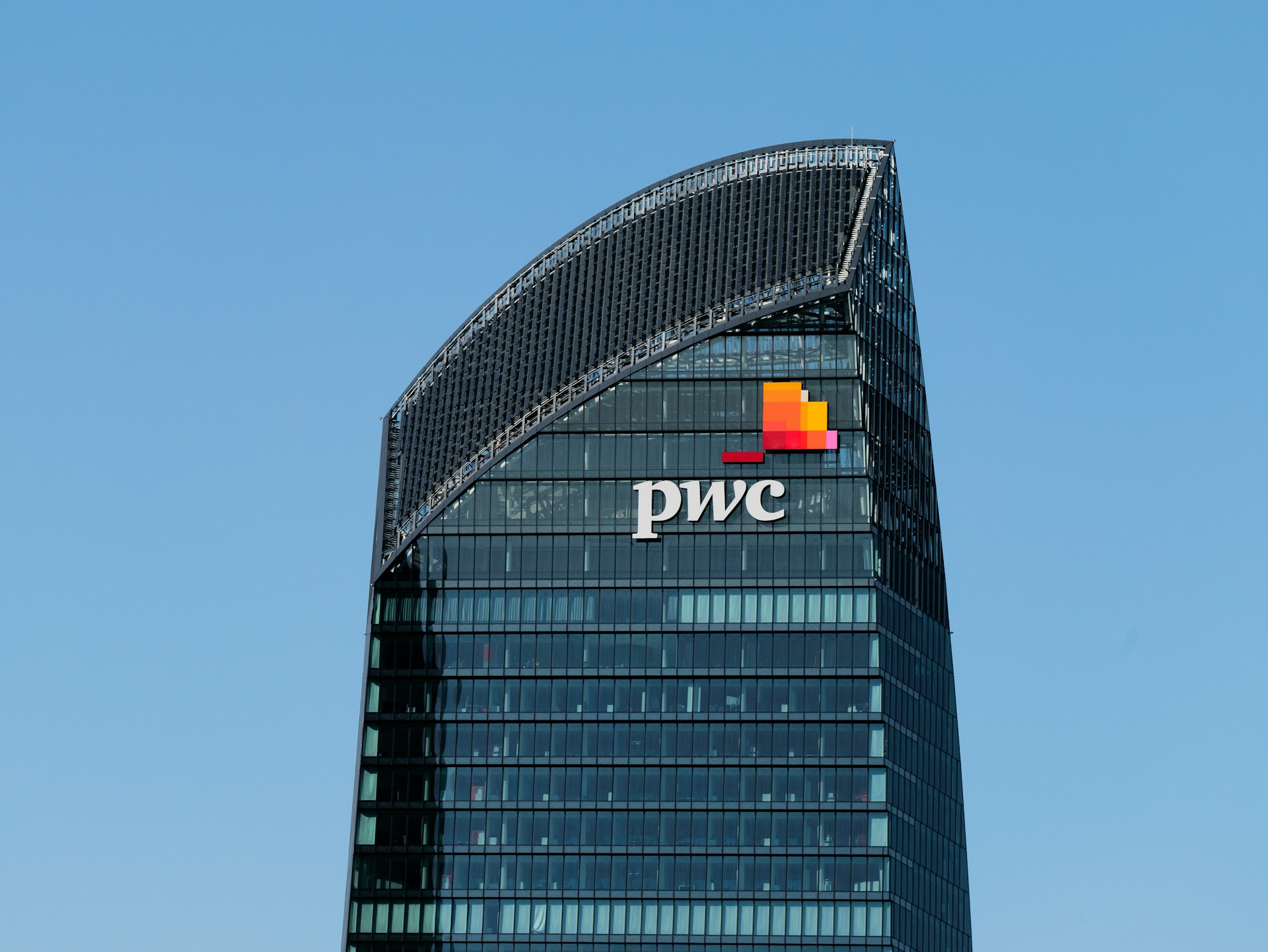 PwC Survey Flags Trade, Tech Headwinds - Decoder.ca